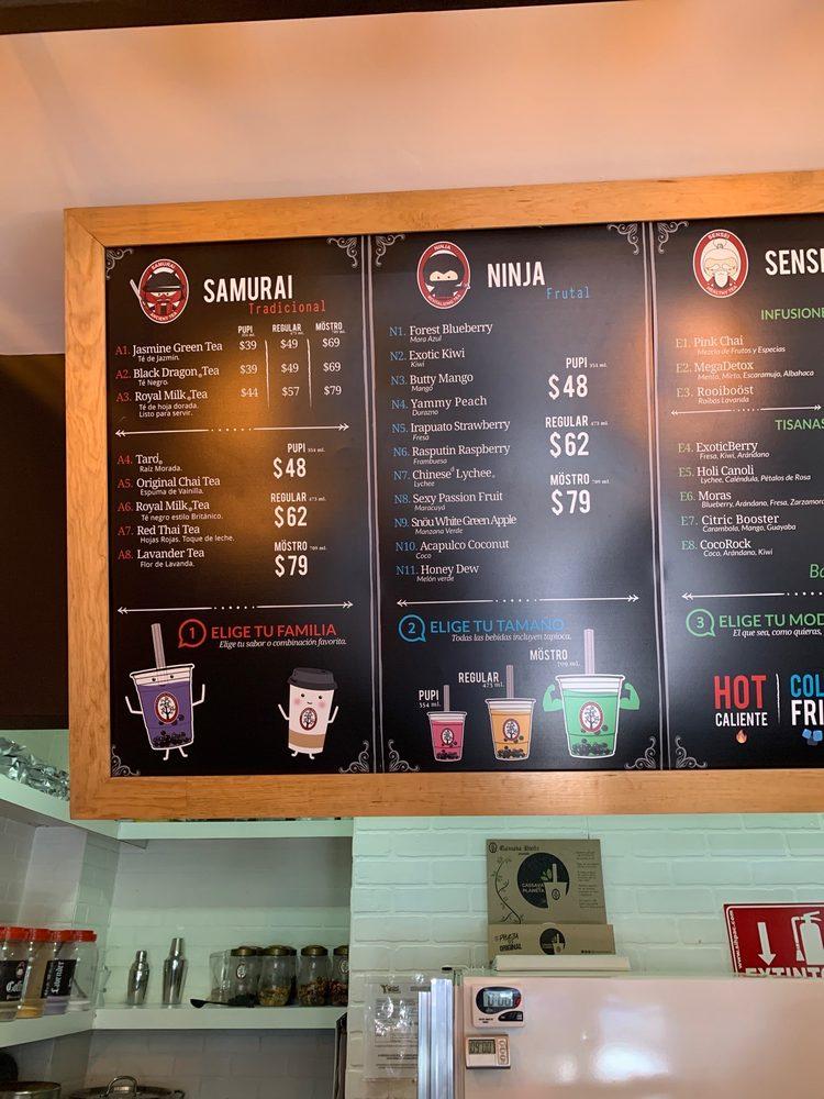 Menu at Cassava Roots Reforma cafe, Ciudad López Mateos, C. Río Tiber 64