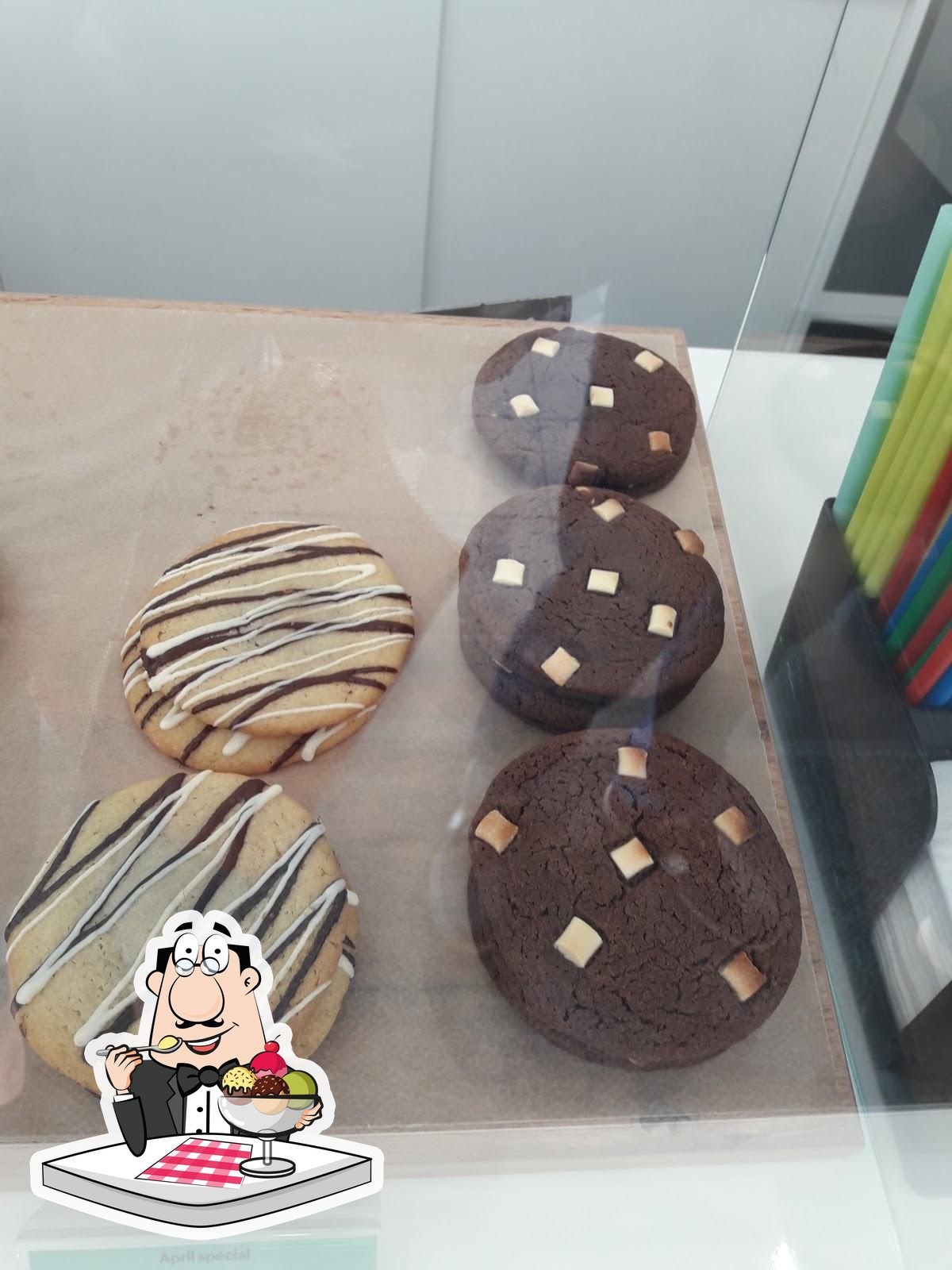 AHA Cookies & Milkshakes desserts, Košice - Restaurant menu and reviews