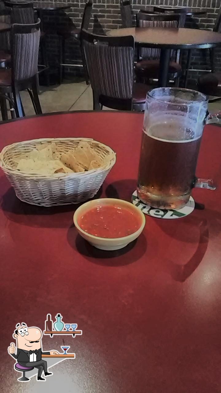1st & 10 Bar and Grill, Dayton - Restaurant menu, prices and reviews