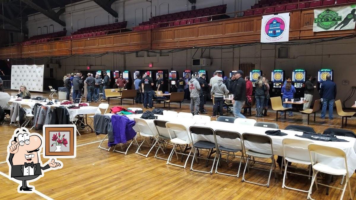 Rochester Main Street Armory in Rochester - Restaurant reviews