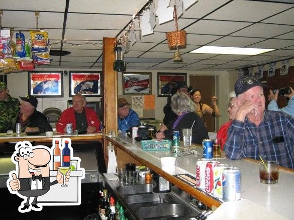 Alibi Bar & Grill in Beloit - Restaurant menu and reviews