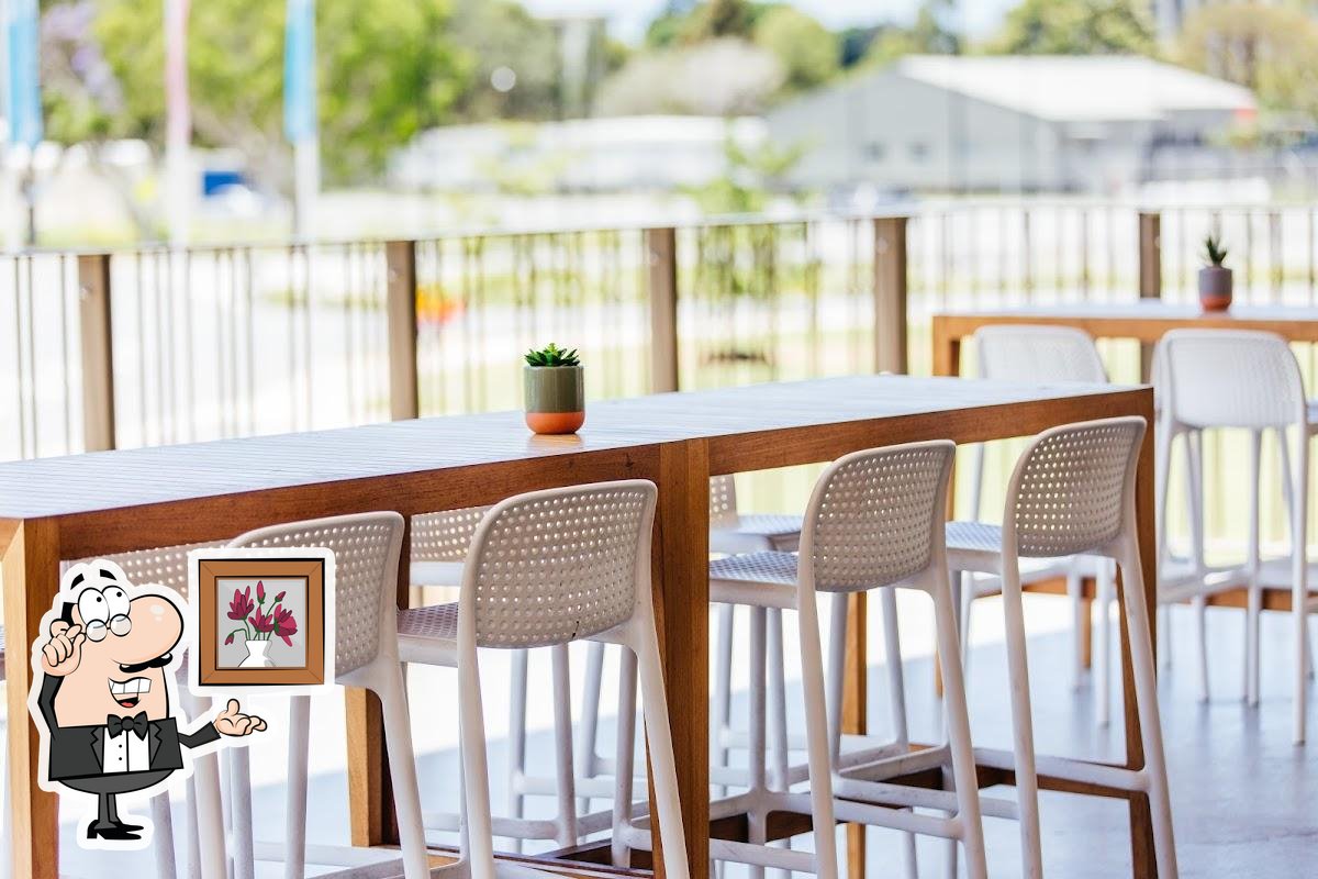 Courtside Cafe, Carrara - Restaurant menu, prices and reviews