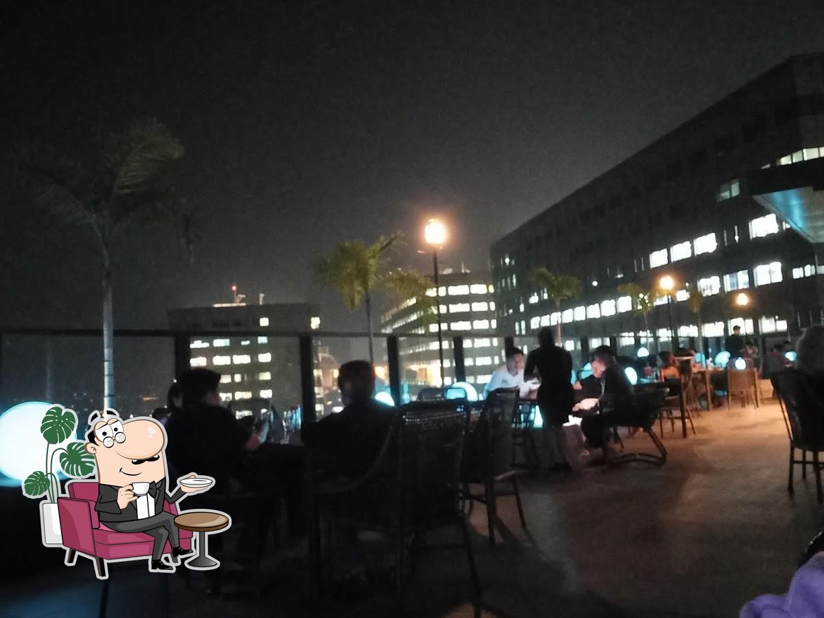 Straight Up Rooftop Bar at Seda Vertis North, Quezon City - Restaurant ...