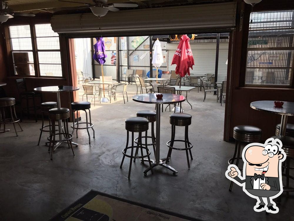 Firehouse Bar & Grill in Abilene - Restaurant menu and reviews