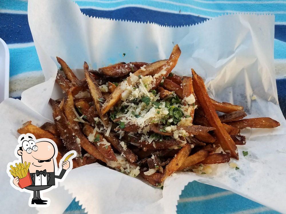 Barefoot Beach Cafe @ Queen's Surf Beach, 2699 Kalākaua Ave in Honolulu ...