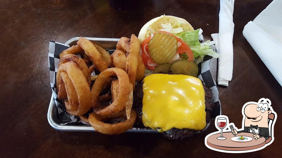 Cow Tippers Burger Company in Douglas - Restaurant menu and reviews