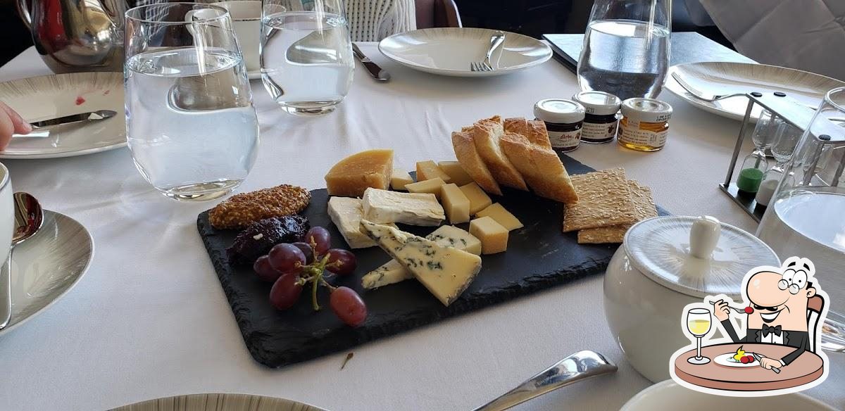 Rundle Bar at Fairmont Banff Springs in Banff - Restaurant menu and reviews
