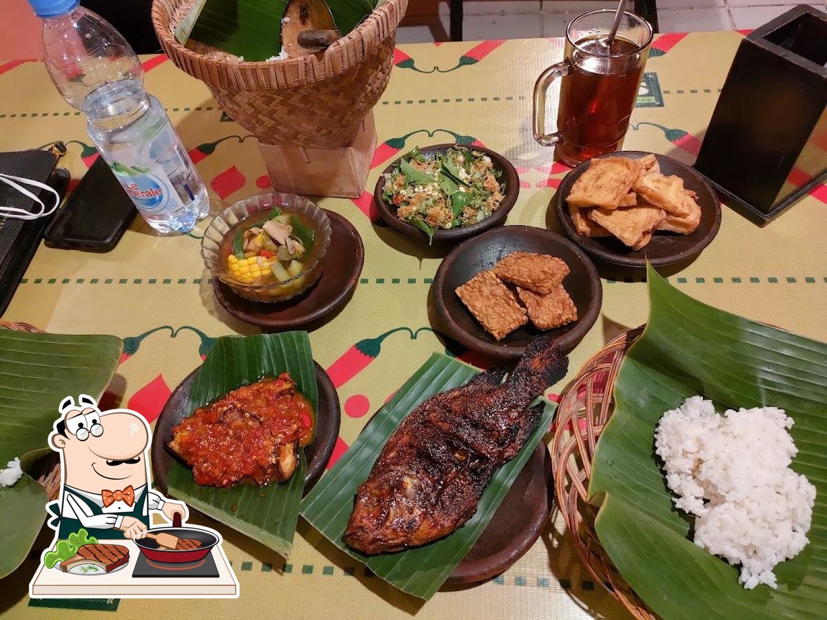Waroeng Spesial Sambal 'SS' Rungkut restaurant, Surabaya, Jl. Rungkut ...