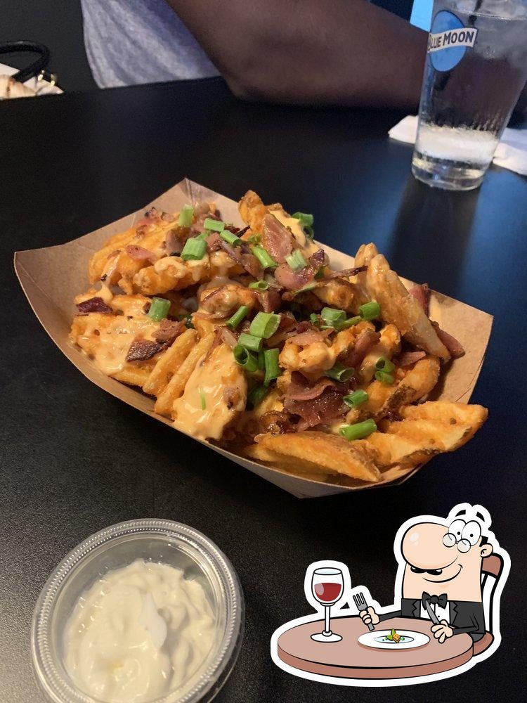 Tracks Lounge in Omaha - Restaurant menu and reviews