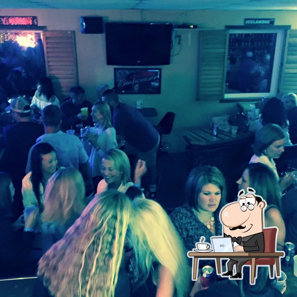 Byron's Bar, 301-8799 Main Ave in Mountain - Restaurant reviews