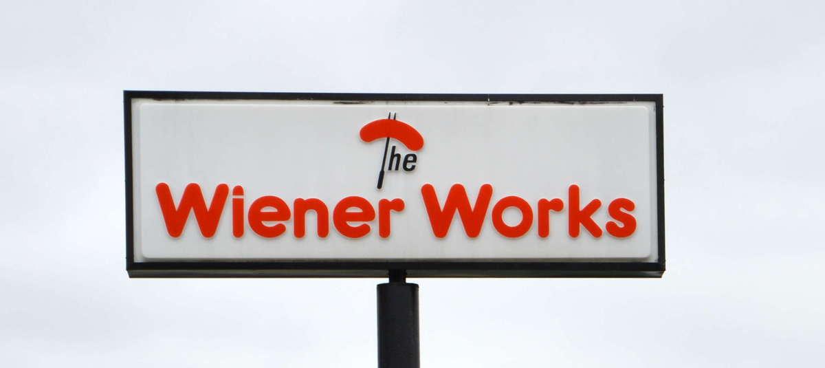 Restaurante Wiener Works, Kings Mountain - Carta del restaurante y ...