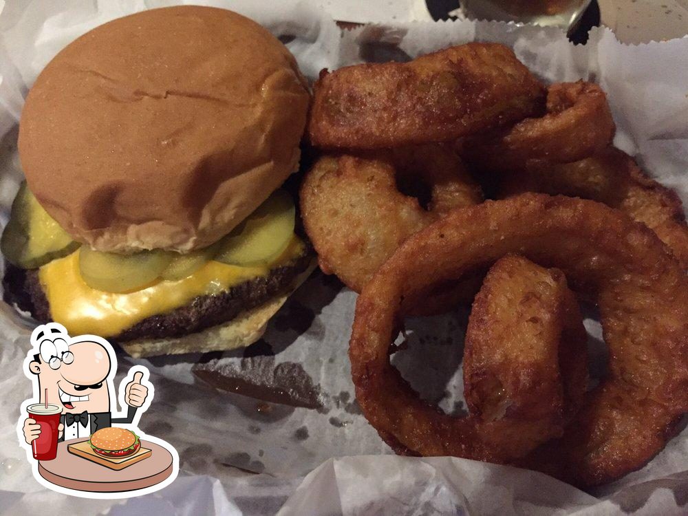Peephole Bar & Grill in Evansville - Restaurant menu and reviews