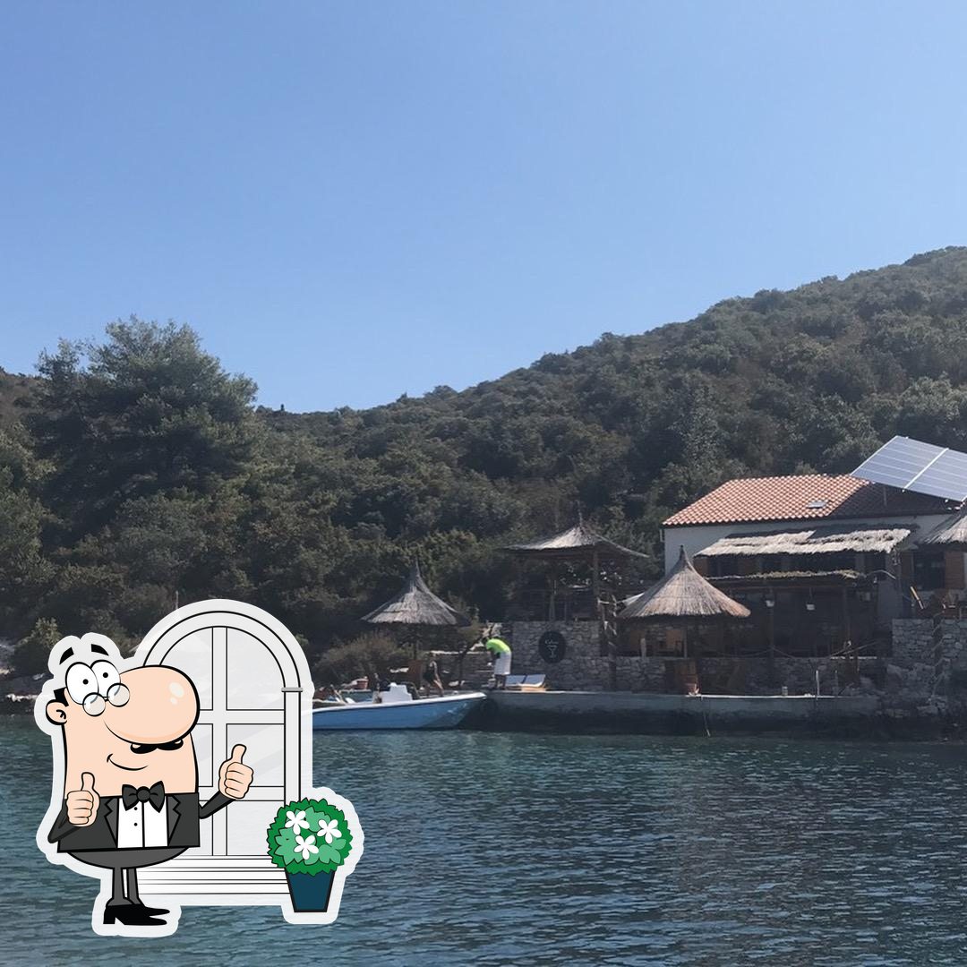 Calma Beach Bar, Hvar - Restaurant reviews