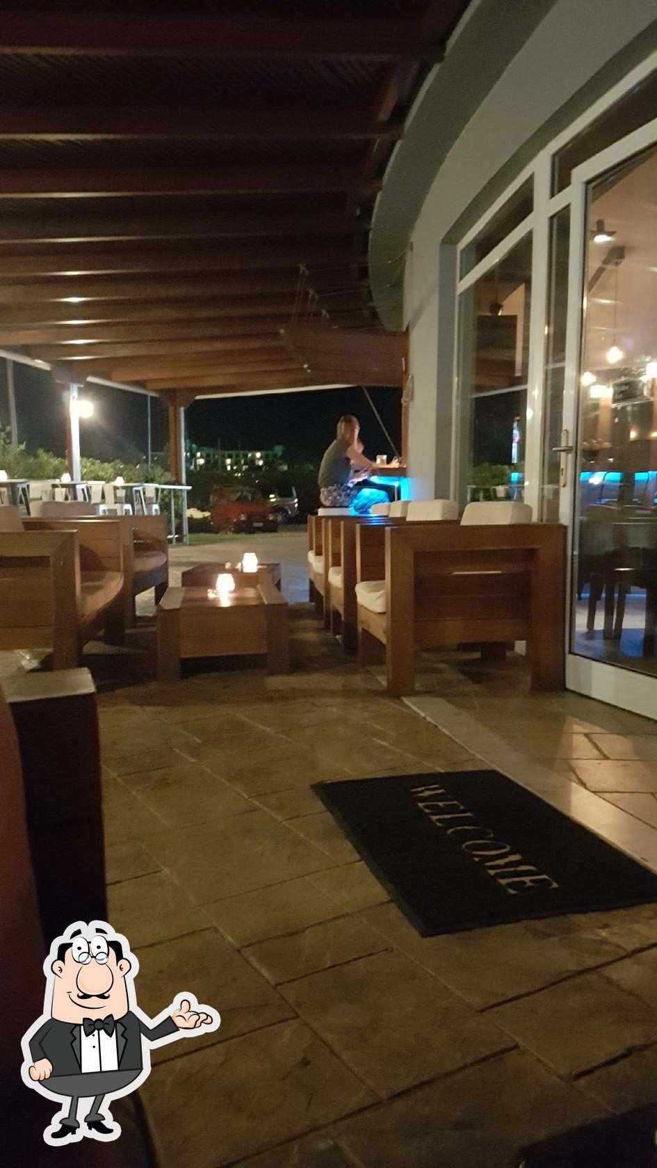 Blue Cafe Pool Bar Restaurant, Gouvia - Restaurant reviews