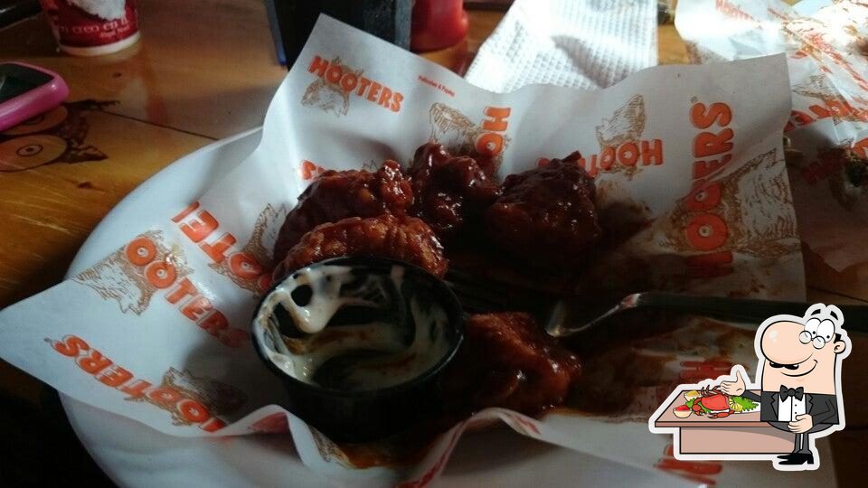 Hooters Cali restaurant, Cali - Restaurant menu and reviews