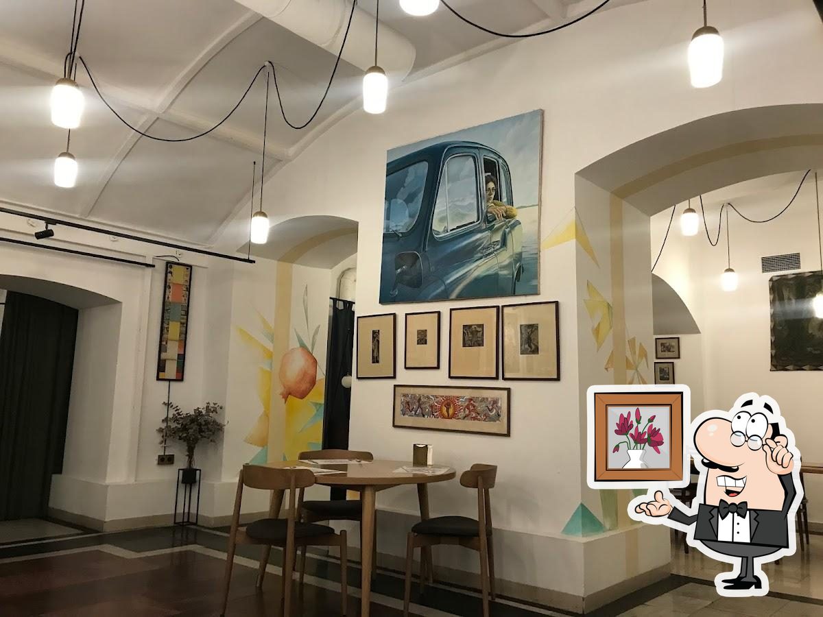 Salobie Bia restaurant, Tbilisi, Rustaveli Theater - Restaurant reviews