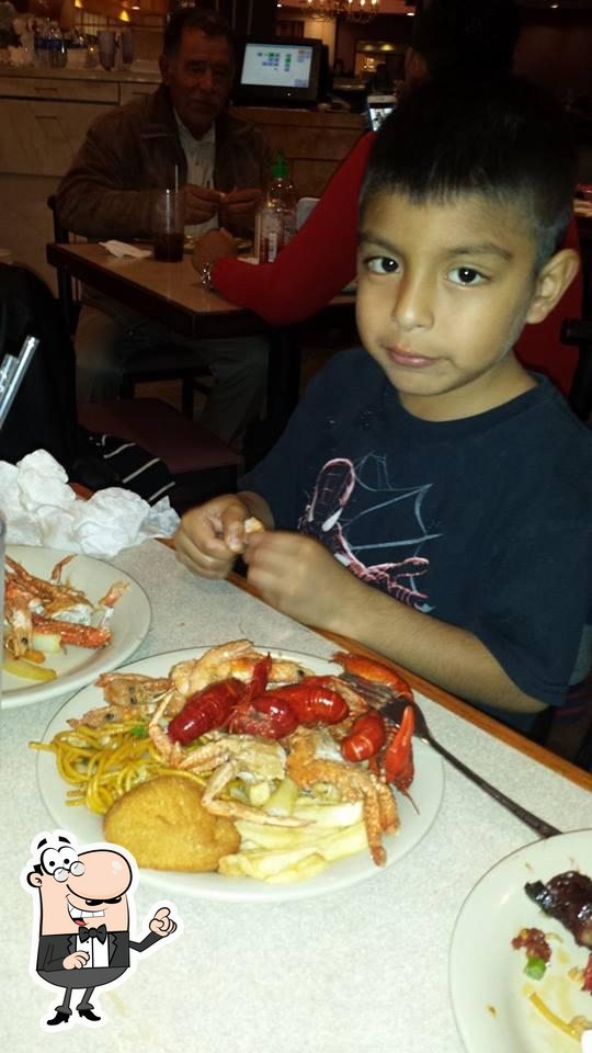 Fu Shing Chinese Restaurant, 16414 Stuebner Airline Rd in Houston