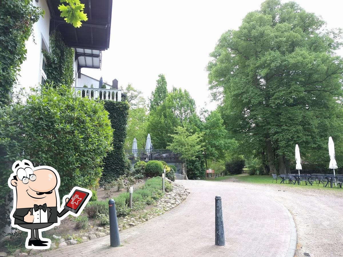Restaurant & Café Schloss Neuhof, Zarrentin am Schaalsee ...