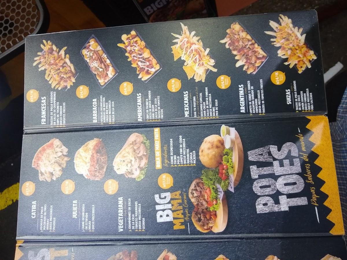 Menu at Kamaos Poblado restaurant, Medellín