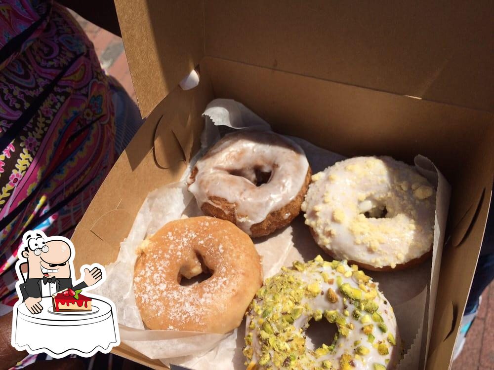 Dough Hut in Long Beach - Restaurant reviews
