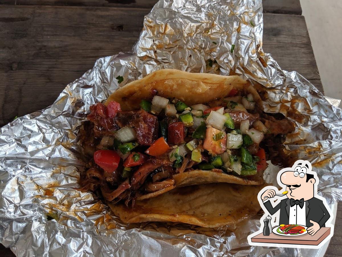 KB's BBQ, 134 Villafranca Rd in Victoria - Restaurant menu and reviews