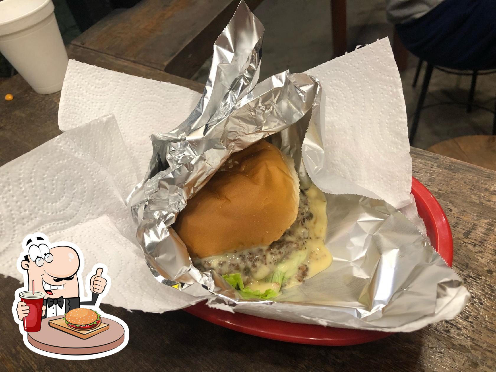 Restaurante Mad Monkeys Burger Lab, San Juan de La Unión, M84C+HG2 ...