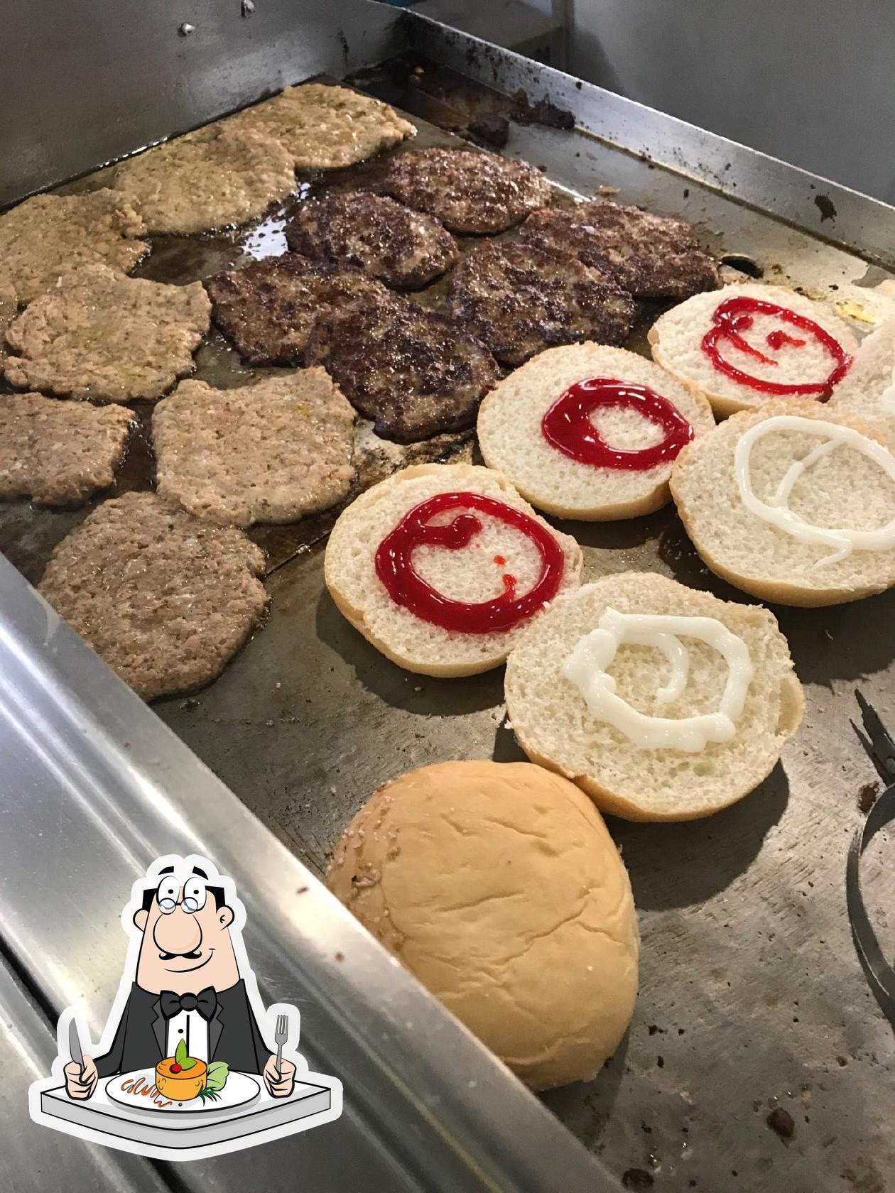 Burger Machine restaurant, Las Pinas, CXQM+VR6 - Restaurant reviews