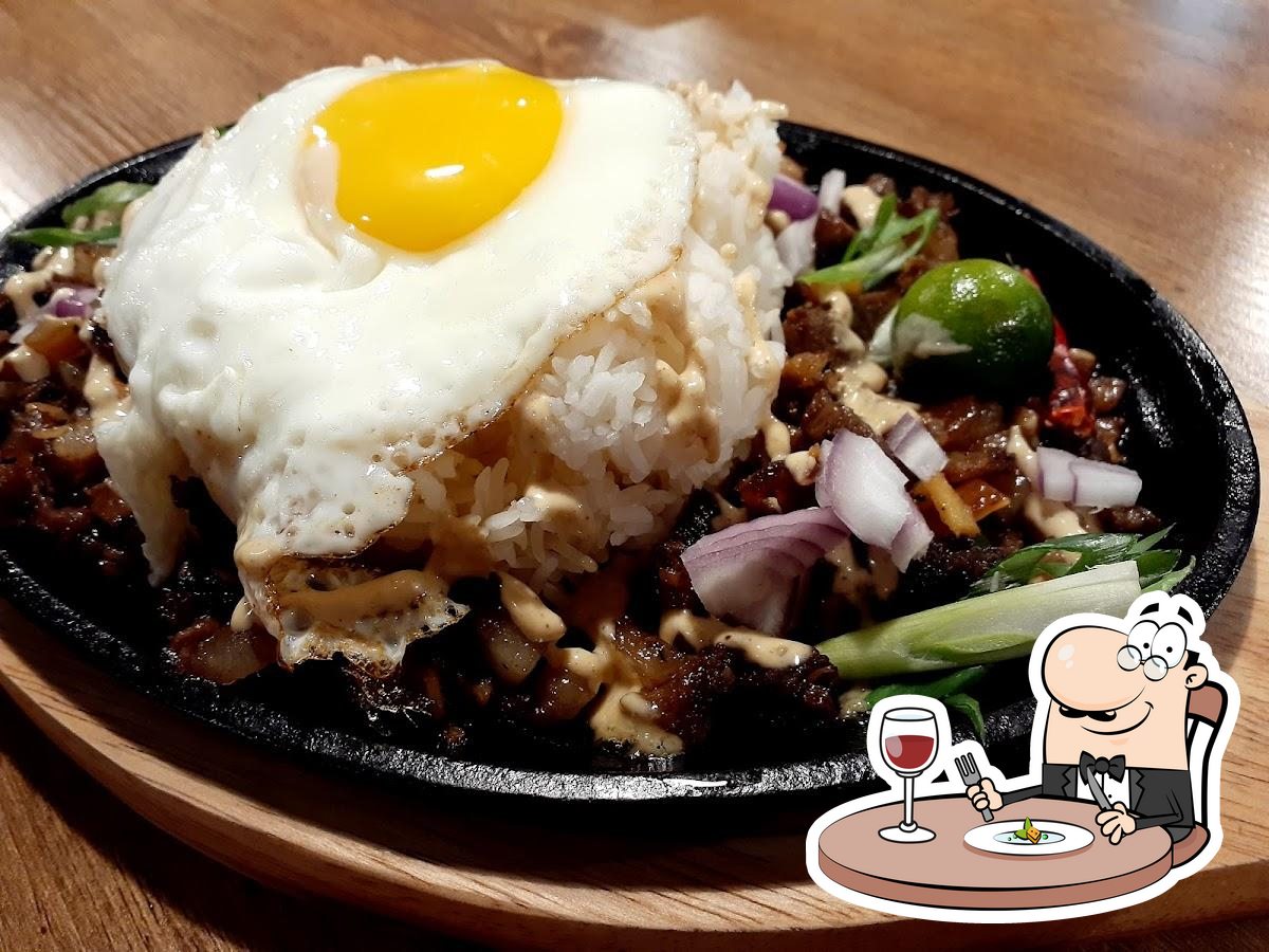 Jeepney Restaurant, 1833 Inkster Blvd in Winnipeg - Restaurant reviews