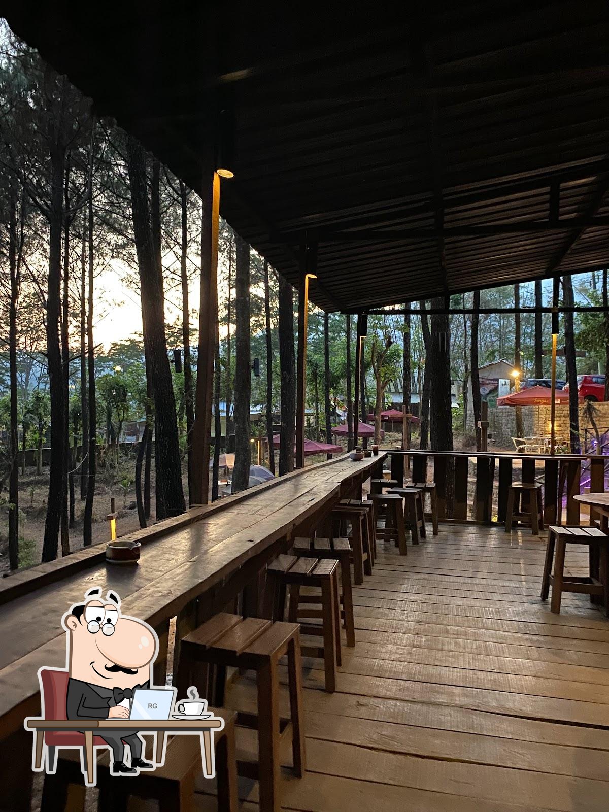 Alas Pacet, BOSS, Hutan Pinus Pacet cafe, Padusan - Restaurant reviews