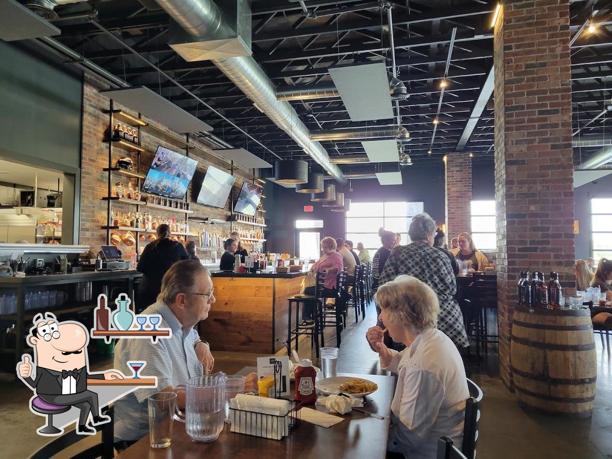 Flight Bar + Grille, Huxley - Restaurant menu, prices and reviews