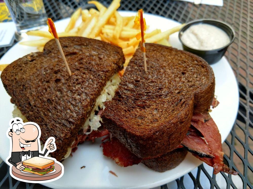 Loon Cafe St. Paul in Saint Paul - Restaurant menu and reviews