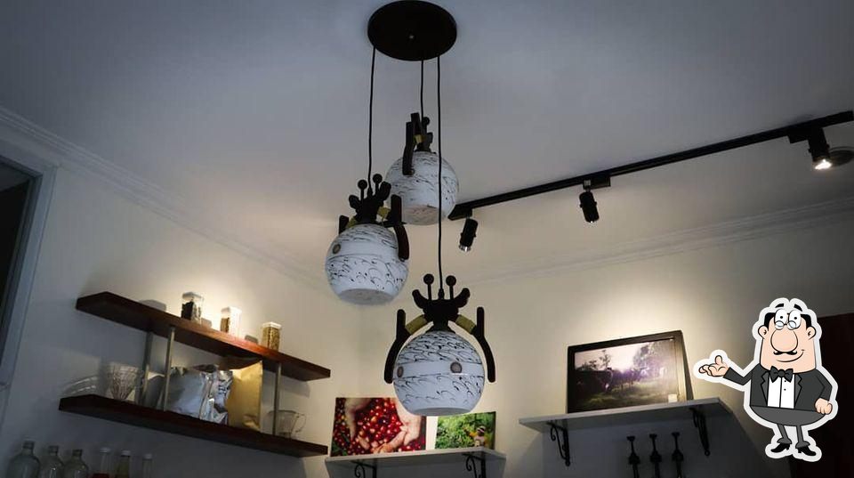 TTKR Specialty Coffee & Roti Macan, Bandung - Restaurant reviews