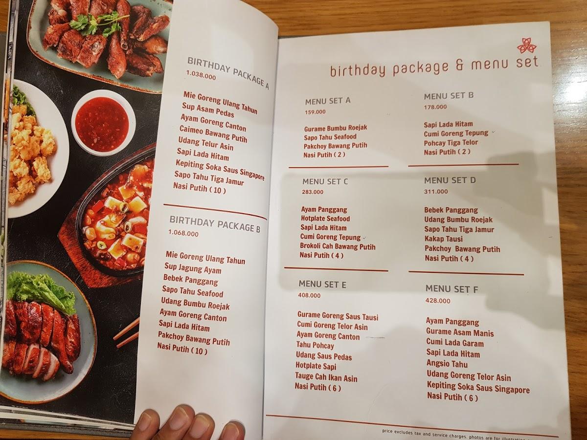 Menu at Tiga Wonton restaurant, Denpasar