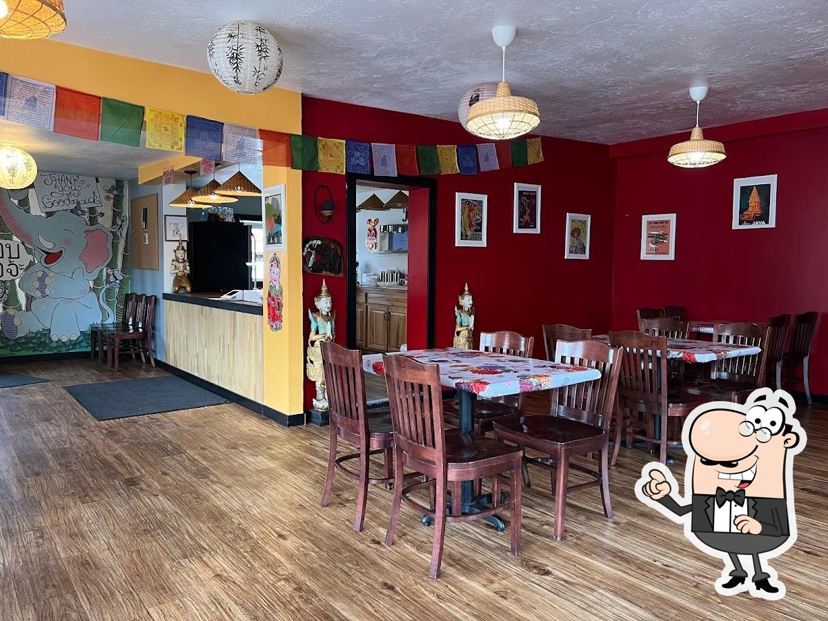 June's Asian Kitchen, Sisters - Restaurant menu, prices and reviews