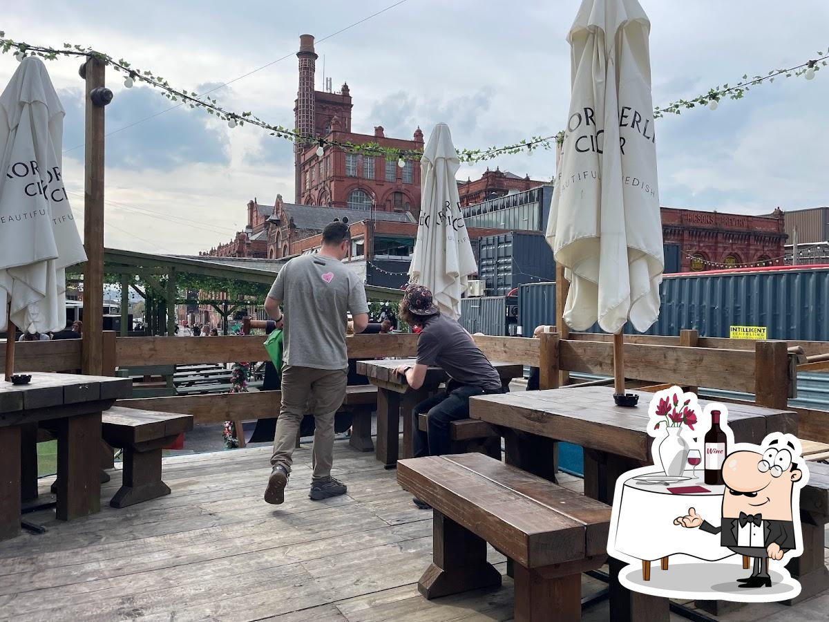 Yellow Submarine Bar in Liverpool - Restaurant reviews