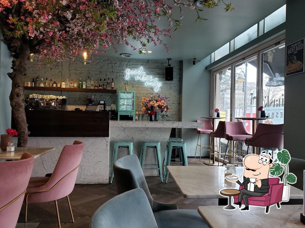 Chinaski Studio & Bar, Frankfurt am Main - Speisekarte, Preise und ...