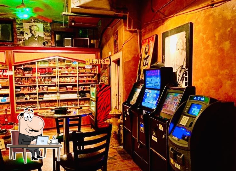 Famous SmokeShop Famous Cigar Bar Full-Liquor Smoking Lounge in ...