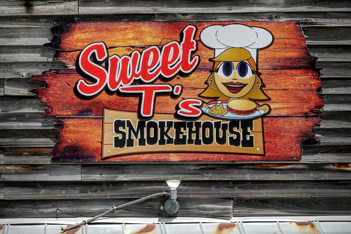 Sweet T's Smokehouse in Adel - Restaurant menu and reviews
