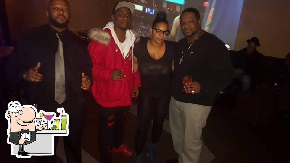 Ques Lounge in Gary - Restaurant menu and reviews