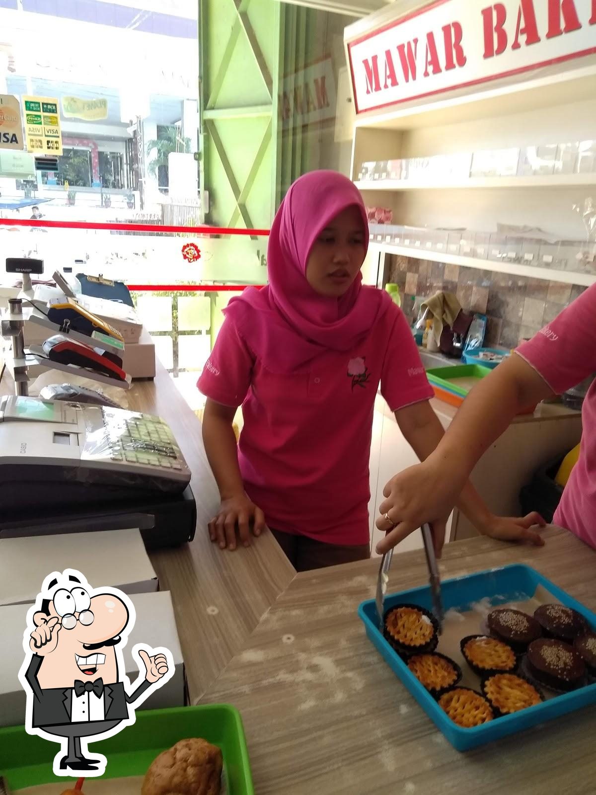 Mawar Bakery, Gorontalo, Jl. HOS. Cokroaminoto No.8 - Restaurant reviews