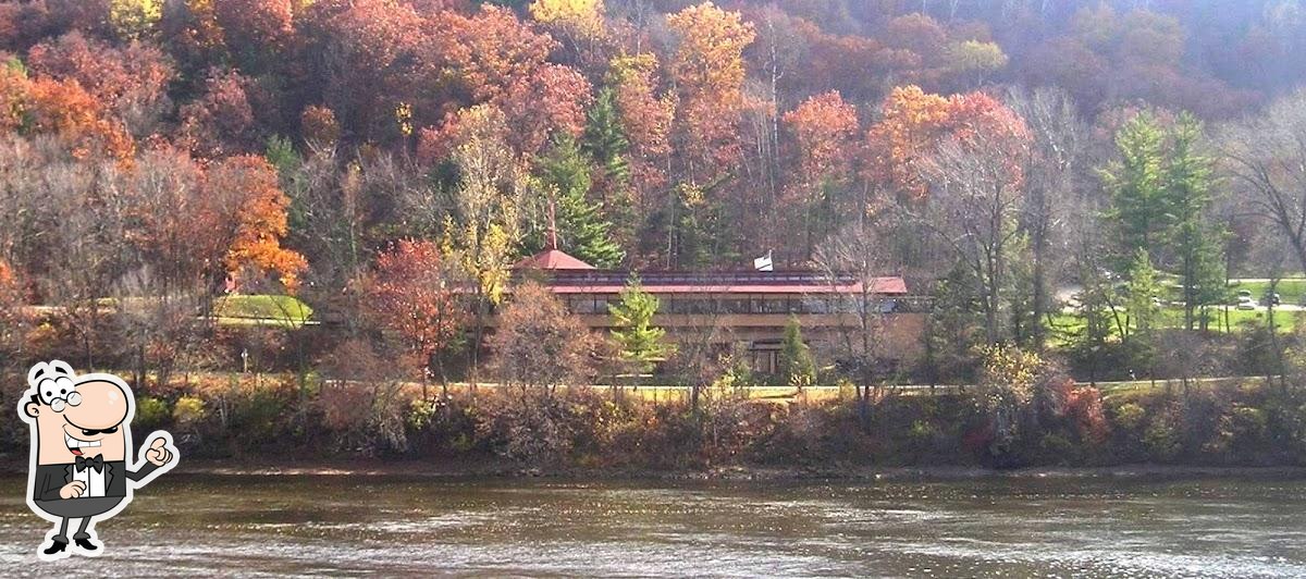 Riverview Terrace Cafe, Spring Green - Restaurant menu, prices and reviews