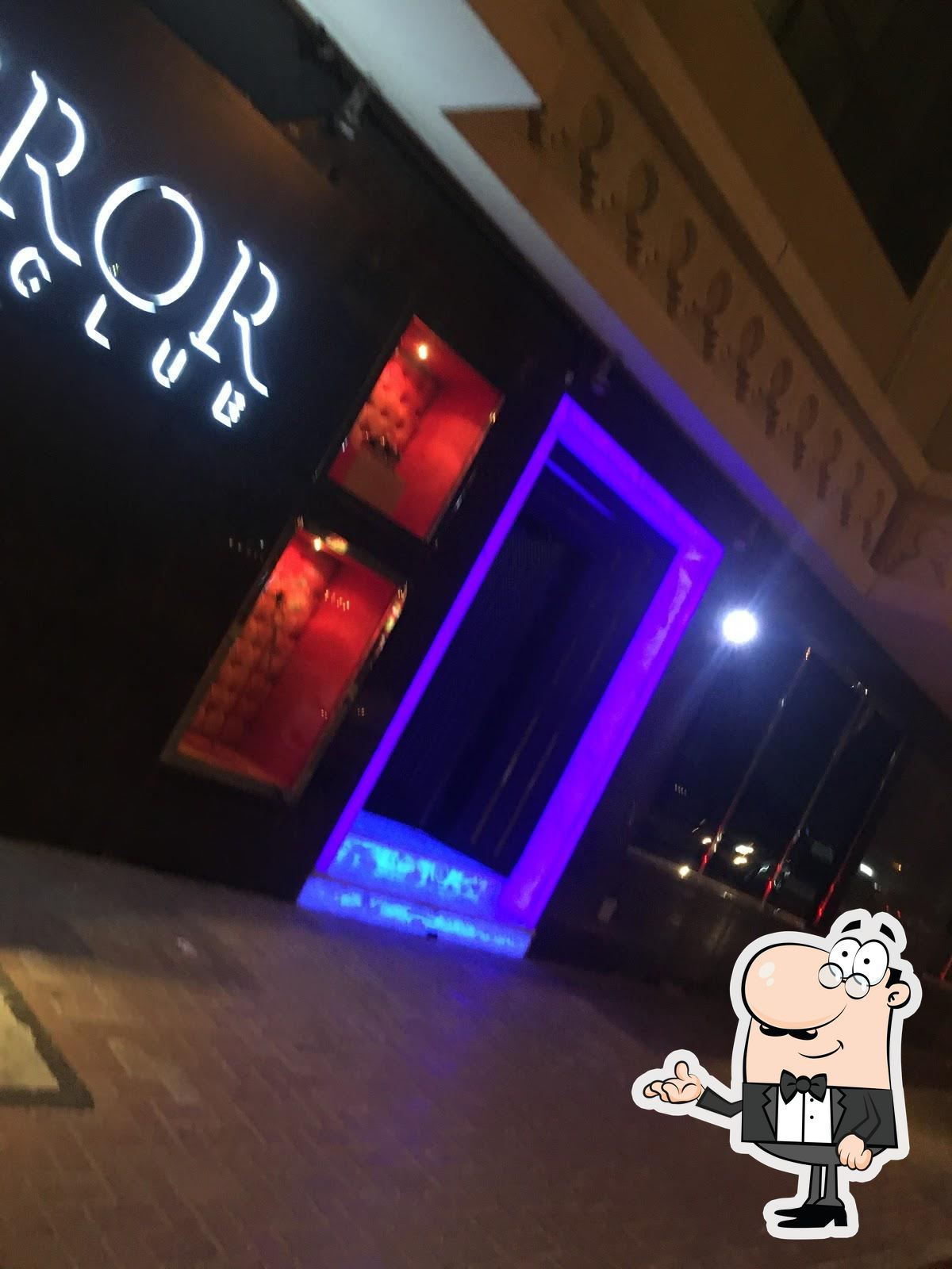 Emperor Nightclub Dubai, Emiratos Árabes Unidos - Restaurant menu and ...