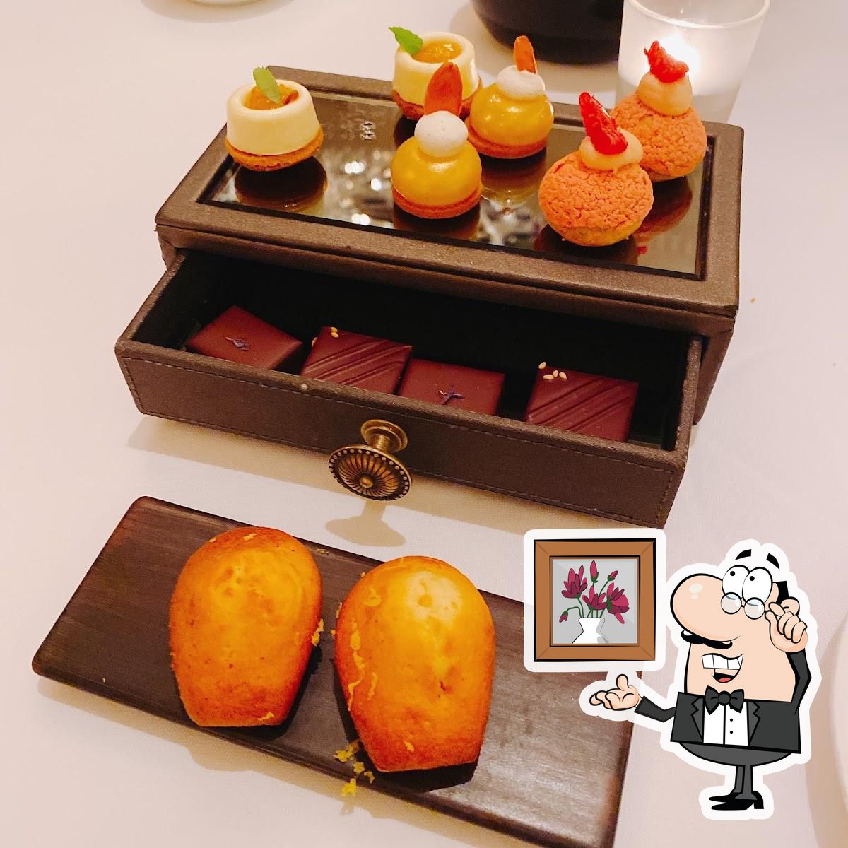 Caprice pub & bar, Hong Kong, 8 Finance St - Restaurant menu and reviews