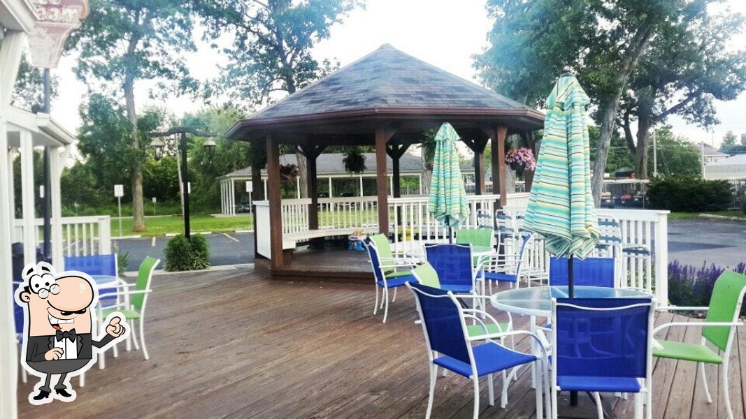 PIB Candy Bar, Put-in-Bay - Restaurant menu, prices and reviews