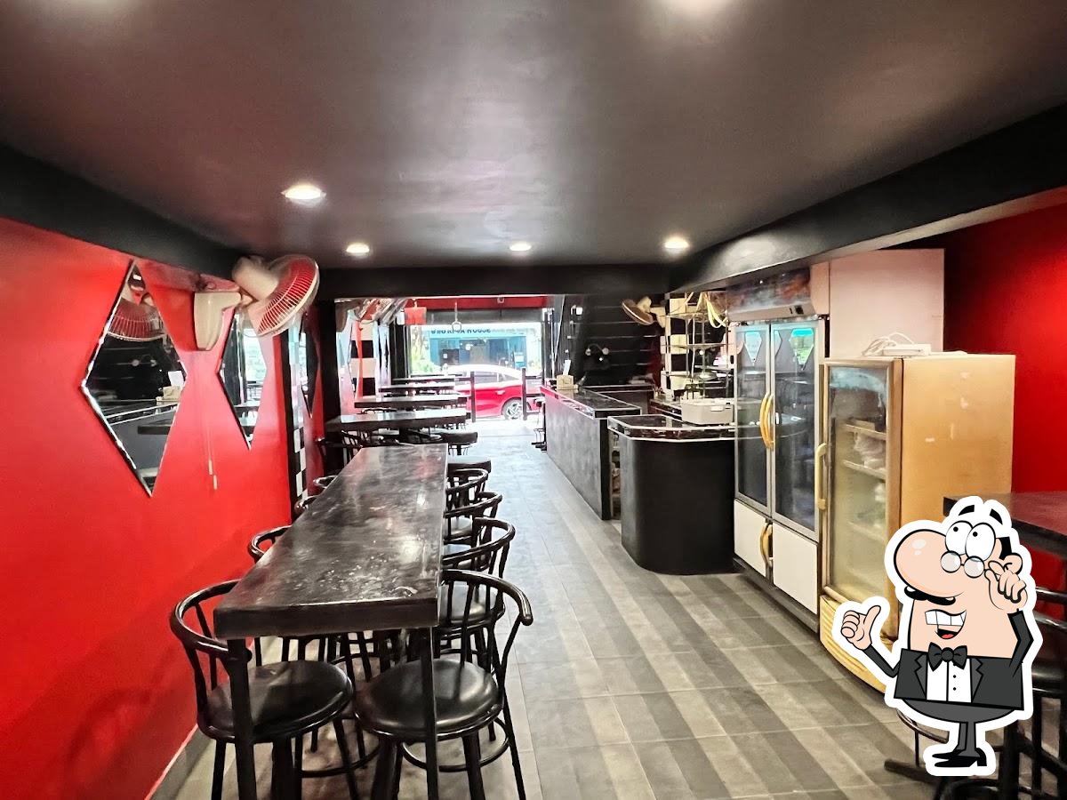 The Pit Stop Bar, Pattaya - Restaurant menu, prices and reviews