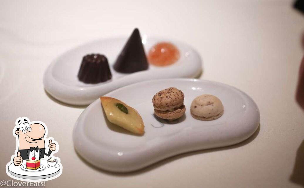Everest in Chicago - Restaurant menu and reviews