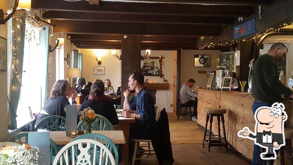 The Flying Fish Pub & Restaurant in Broadway - Restaurant reviews