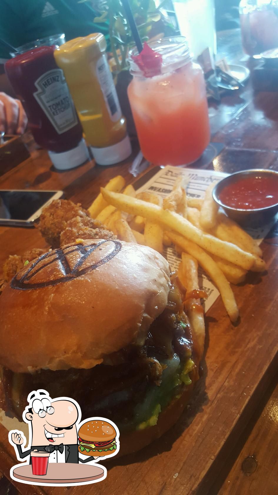 Muncher House Tec pub & bar, Monterrey, Av. Eugenio Garza Sada Sur 2408 ...