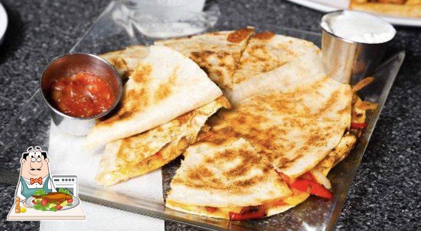 Showcase Bar & Grille in Garfield Heights - Restaurant menu and reviews