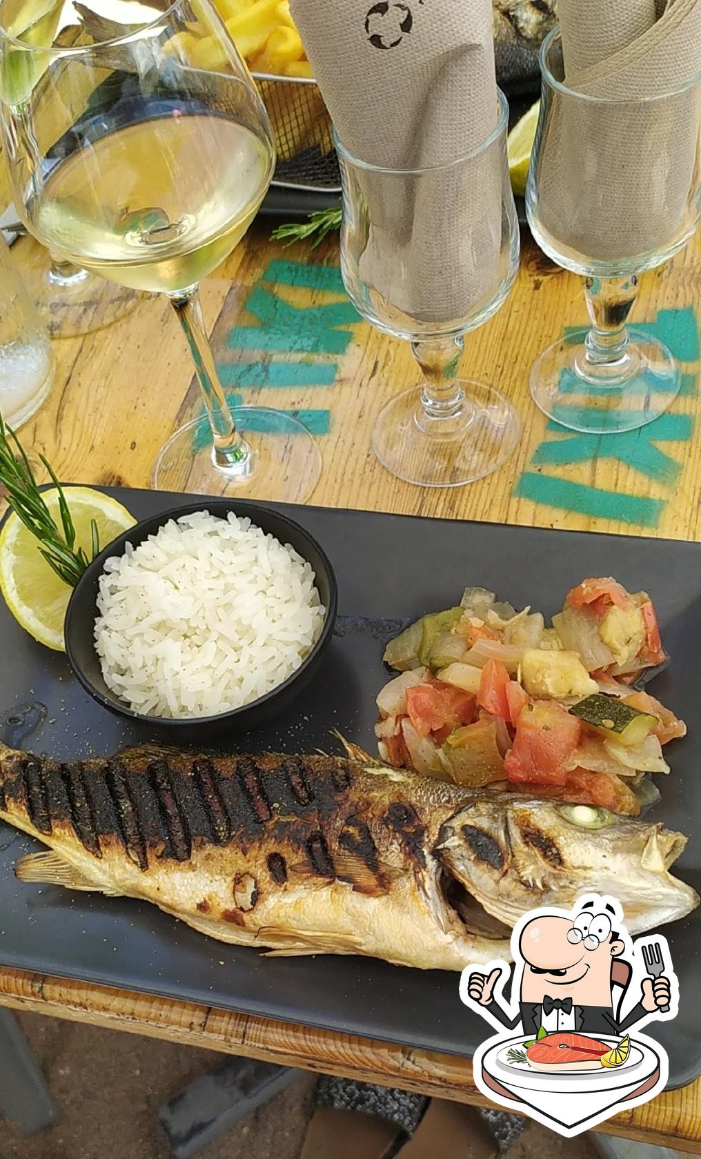 Tiki Plage restaurant, Saint-Raphaël, Rue Marie-Louise Robinson ...